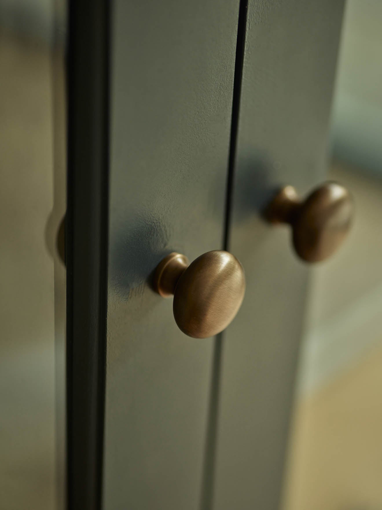 Grove Simple Knob, Large | Metal Drawer Knob | Rowen & Wren