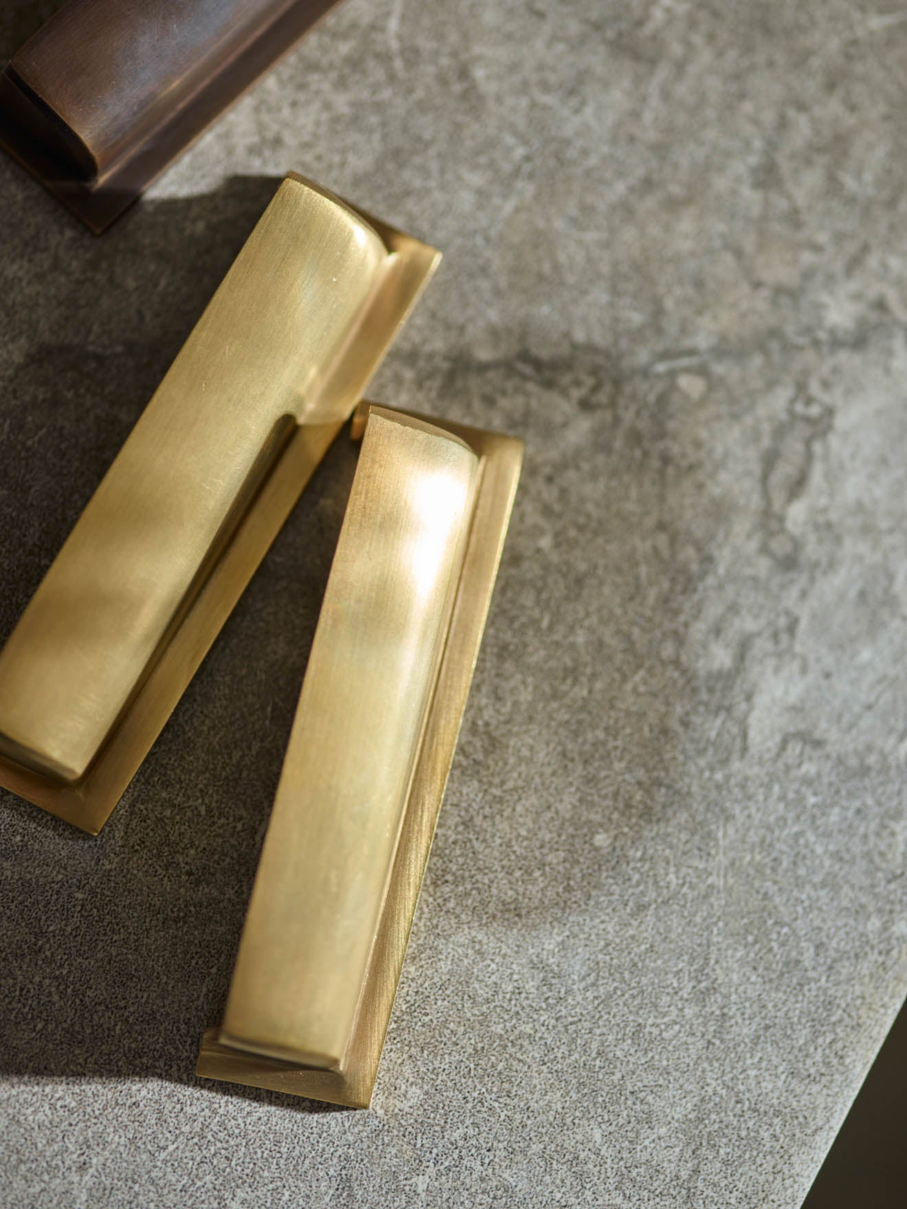 Grove Rectangular Cup Handle, Matt Brass | Rowen & Wren