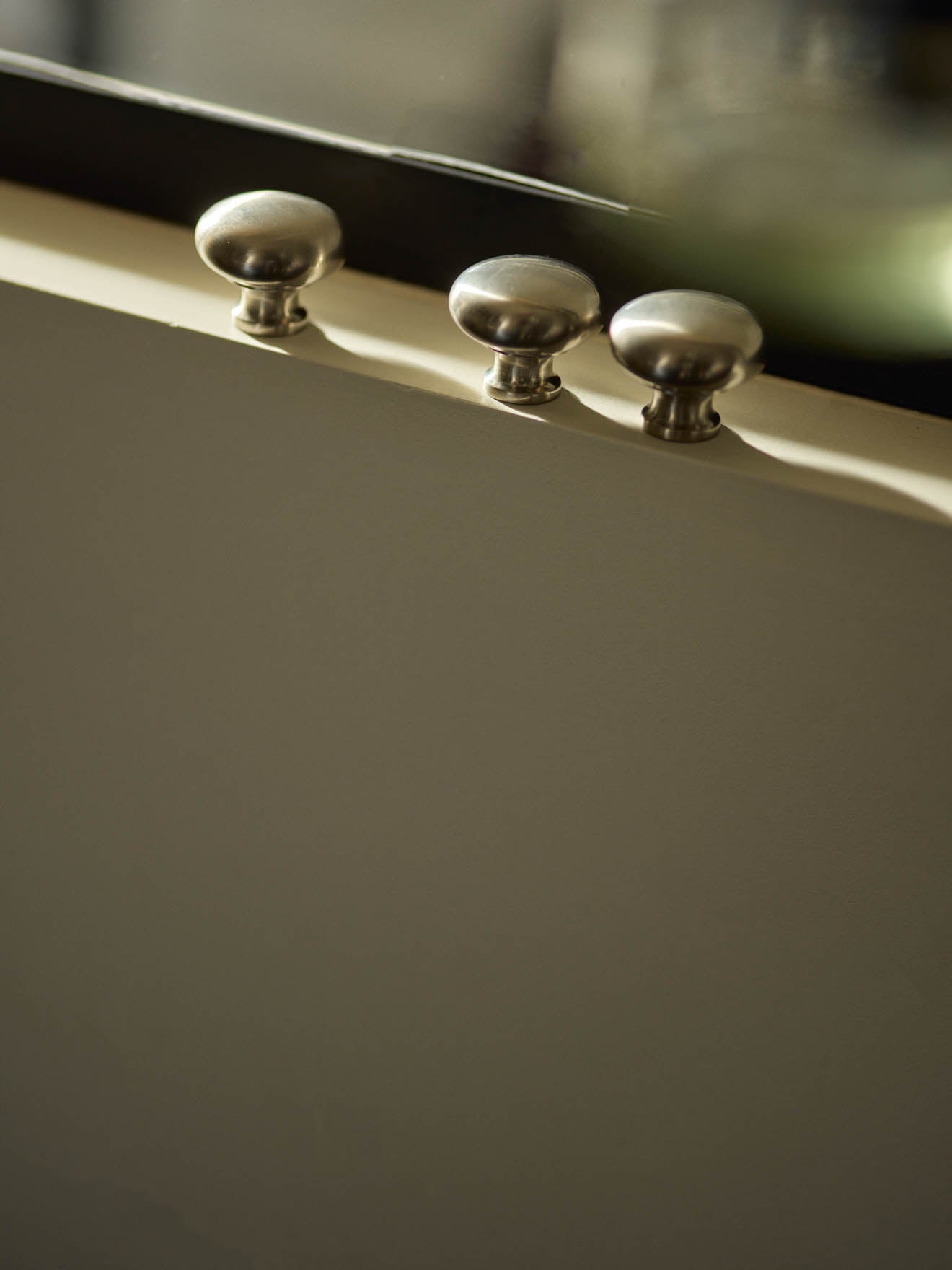 Grove Simple Knob, Large | Metal Drawer Knob | Rowen & Wren