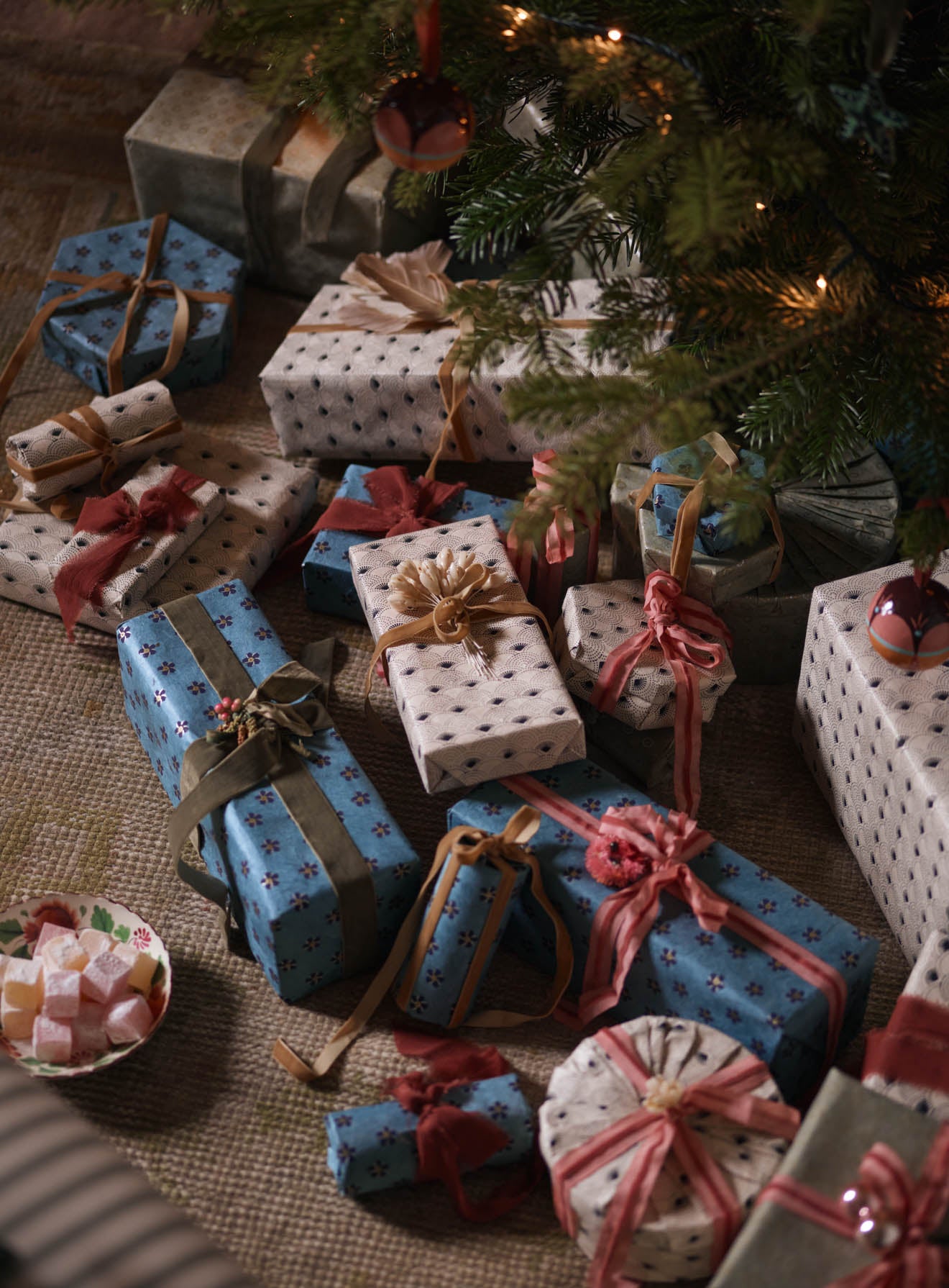 Handmade Wrapping Paper, Vintage Scallop, Set of Three – Rowen & Wren