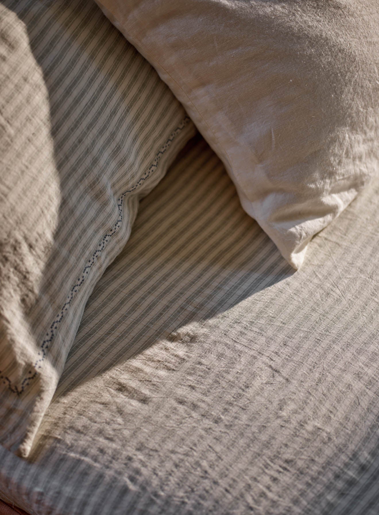 Striped Linen Fitted Sheet – Rowen & Wren