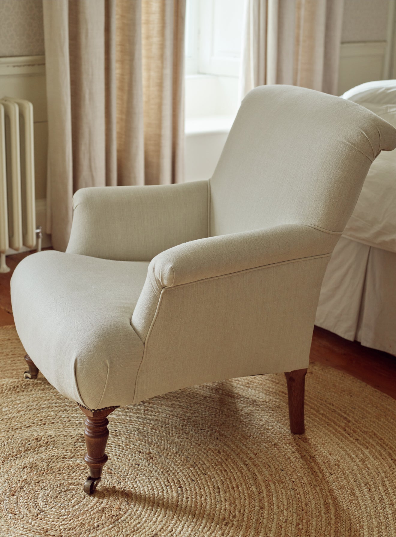 Finley Armchair, Ecru Linen | Rowen & Wren
