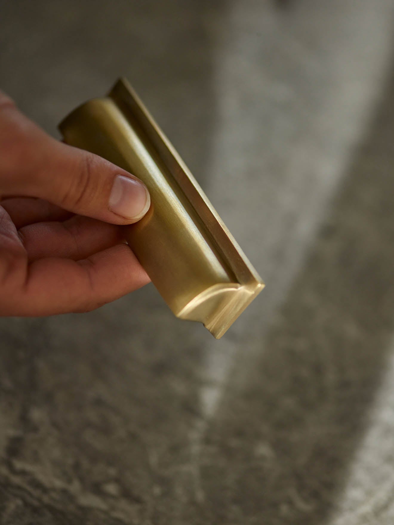 Grove Rectangular Cup Handle, Matt Brass | Rowen & Wren