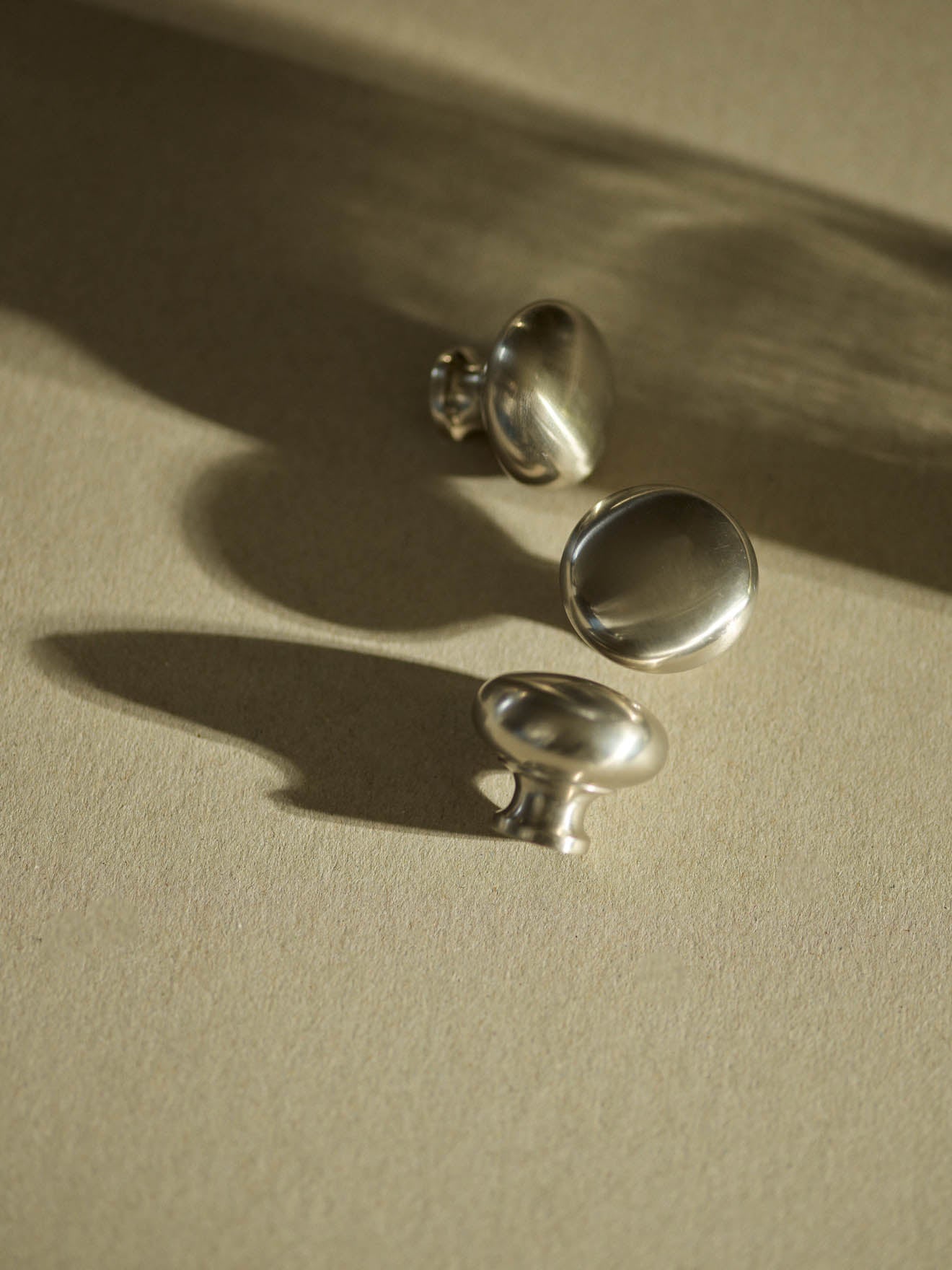 Grove Simple Knob, Large | Metal Drawer Knob | Rowen & Wren