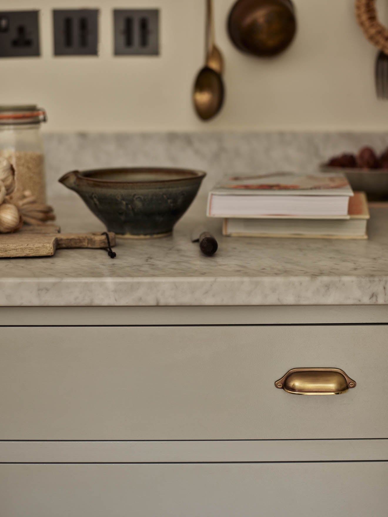 Grove Drawer Handle, Antique Brass | Rowen & Wren